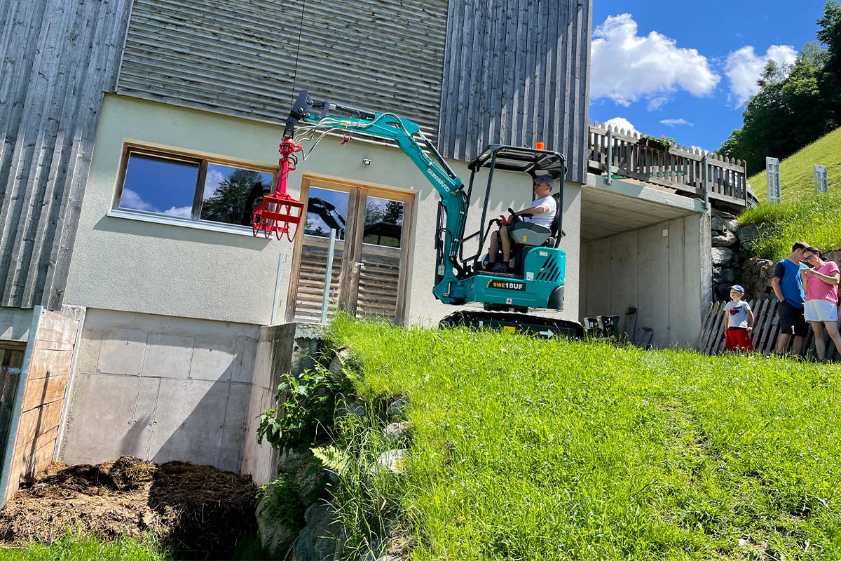 MINIBAGGER swe18uf MIT hEU- mISTGREIFER - RK Bagger