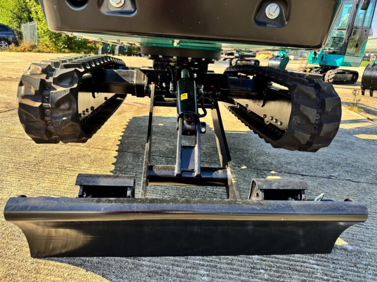 MInibagger NR20F begeistert und ist der neue Maßstab in der 2-Tonnen-Klasse